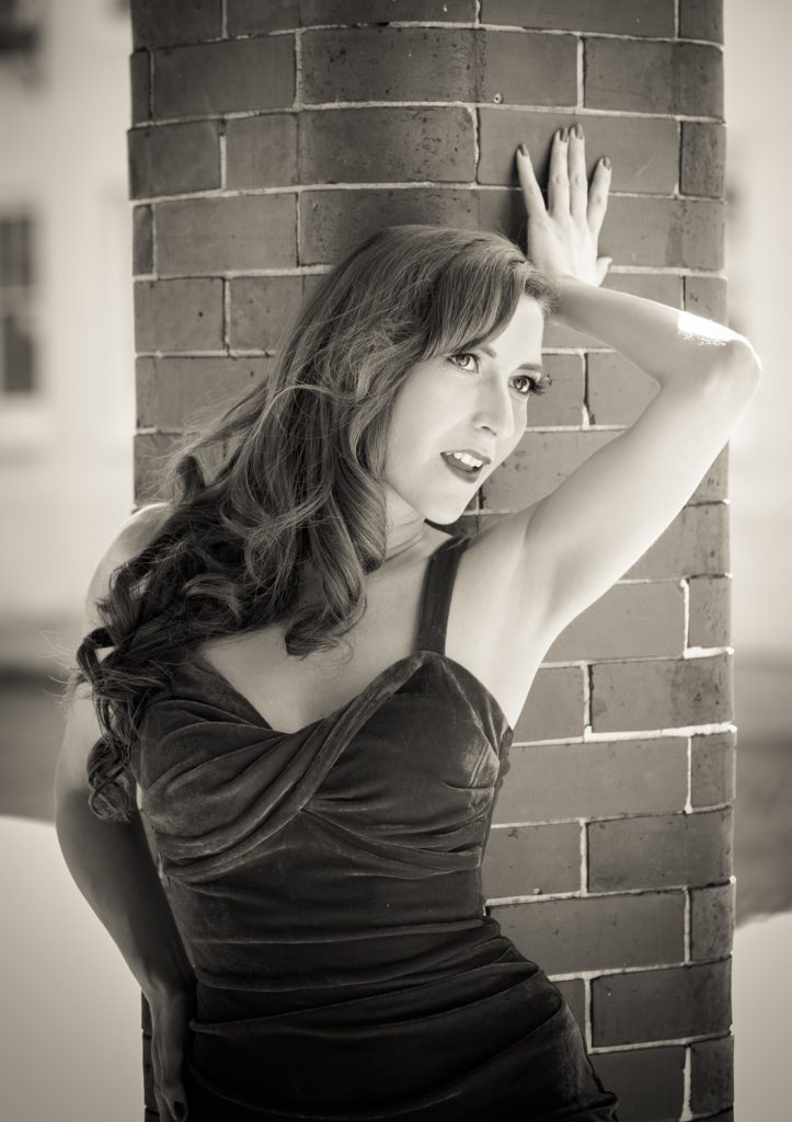 Pinup Photography Shoot | Valentine's Day Photoshoot with Pinup Model