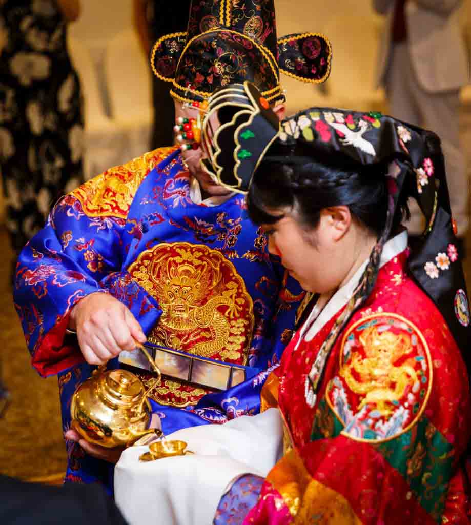 A Traditional Korean Pyebaek Ceremony in NYC - Kelly Williams