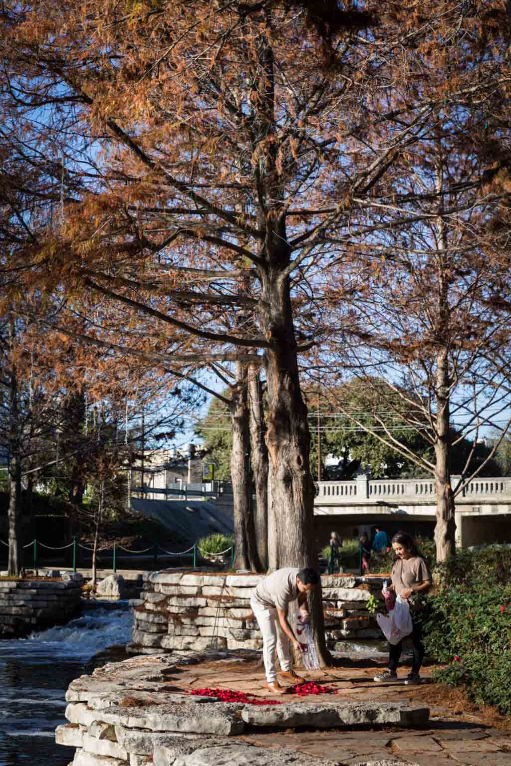 How to Propose at the Pearl