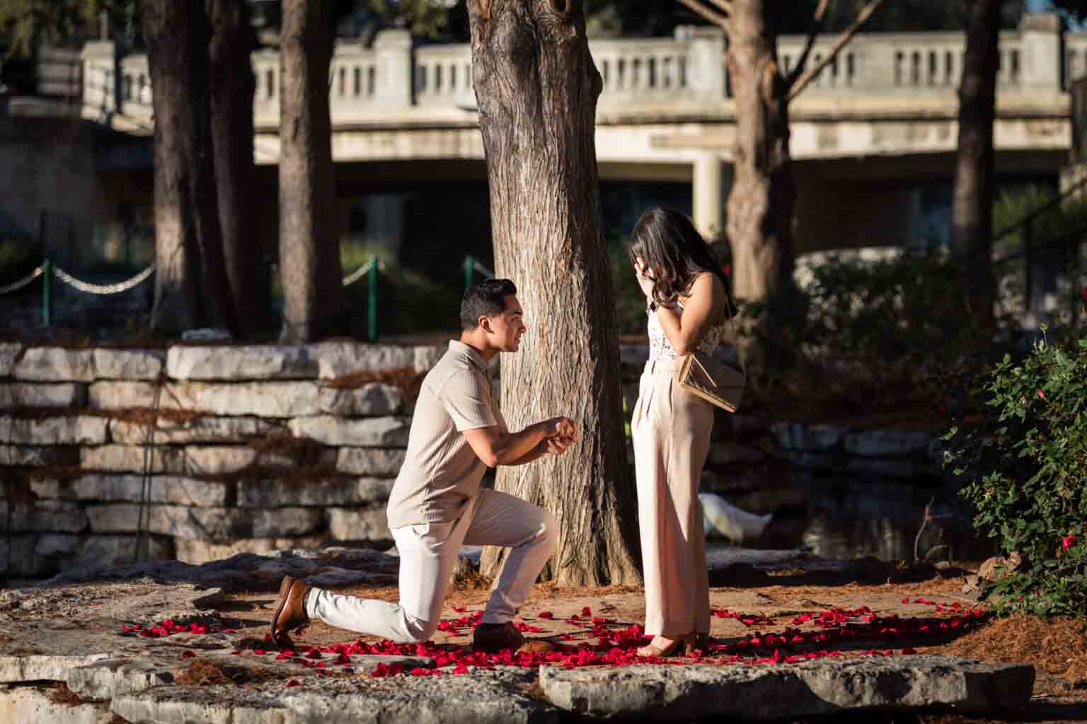 How to Propose at the Pearl