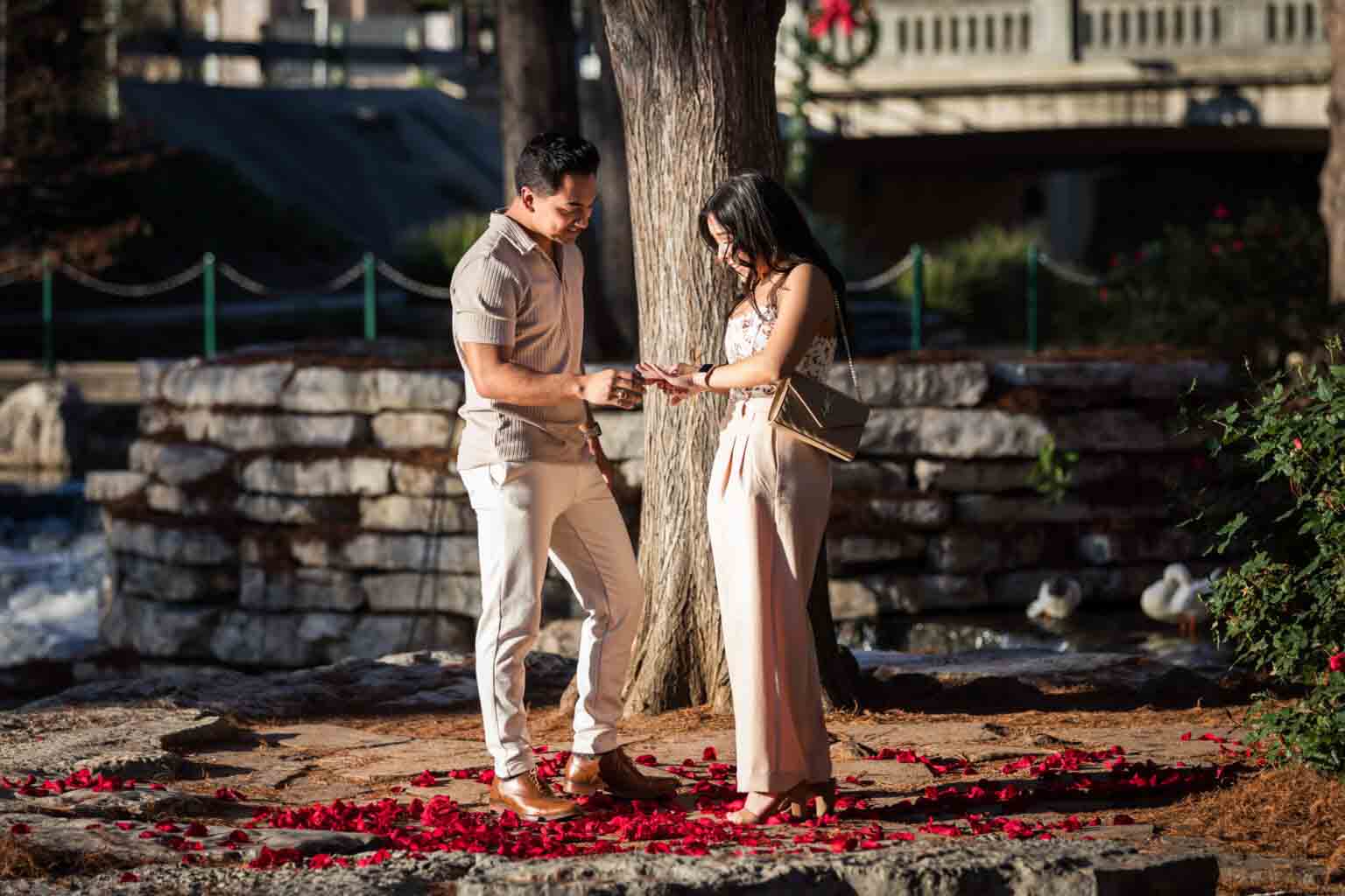 How to Propose at the Pearl